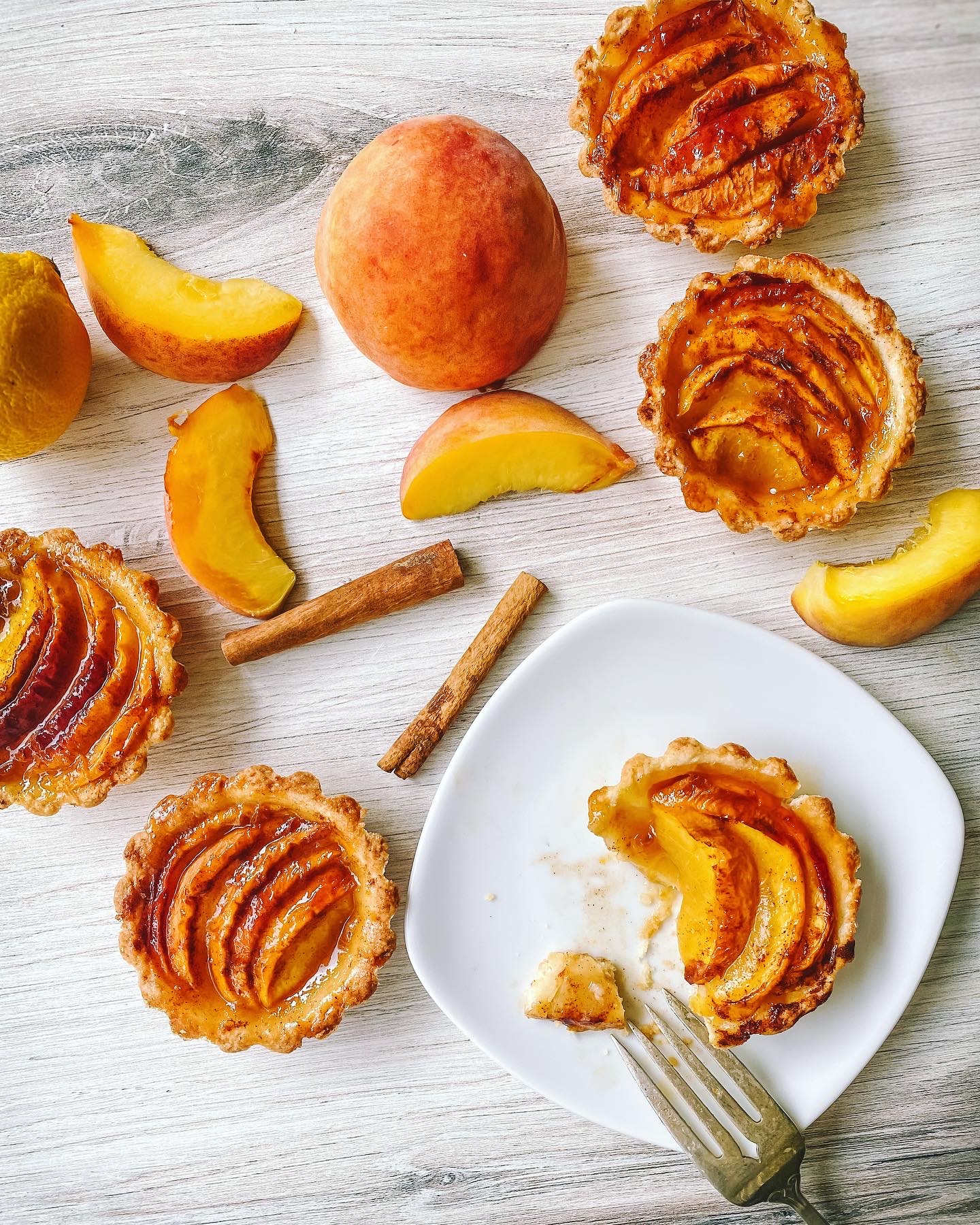 Fresh Peach Tartlets - Norr Table